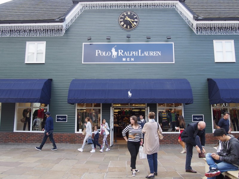 ช้อปปิ้งแบรนด์เนมแถวหน้าที่ 3 เอาท์เล็ตดัง Paul Smith Sale Shop, TK ...