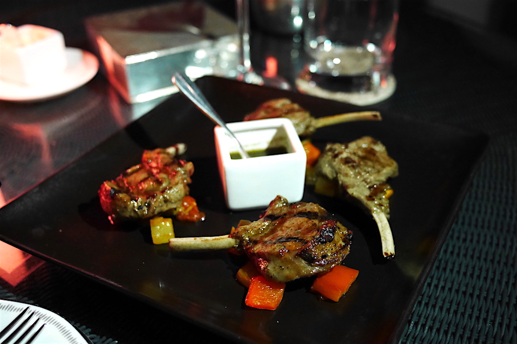 Sevva สุดยอดวิวเมือง มุมไข่แดงในย่านธุรกิจฮ่องกง - Thaifootprint