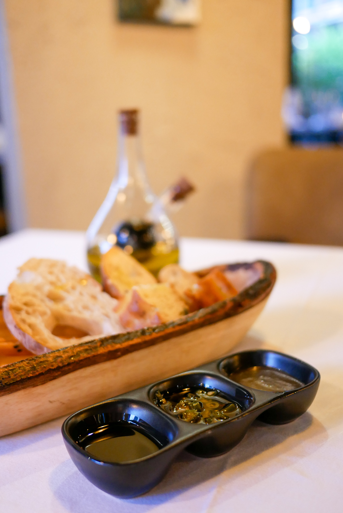 L'OLIVA Ristorante Italiano & Wine Bar - Thaifootprint