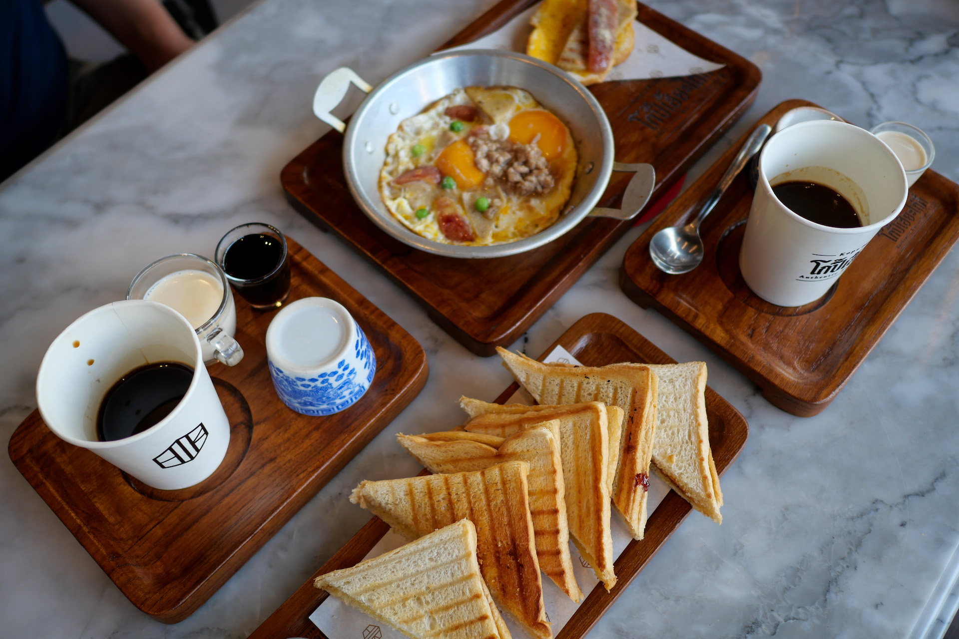 โกปี๊ เฮี้ยะไถ่กี่ – เดอะปาร์ค พระราม 4 - Thaifootprint